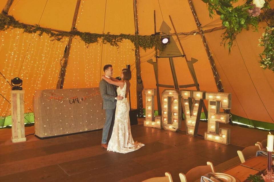 Brand New Rustic DJ Package - Dancefloor DJs & Events